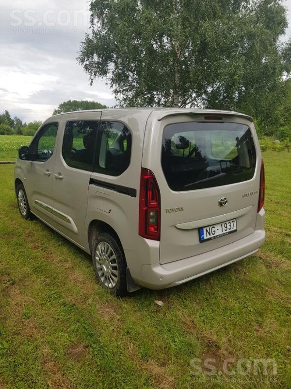 Pelēks Toyota Proace 2022 Rīga, ar dzinēja tilpumu 1.50 L un nobraukumu 160 tūkst. km par 12900 €, foto 4 vietnē AUTOMOTO.COM.LV