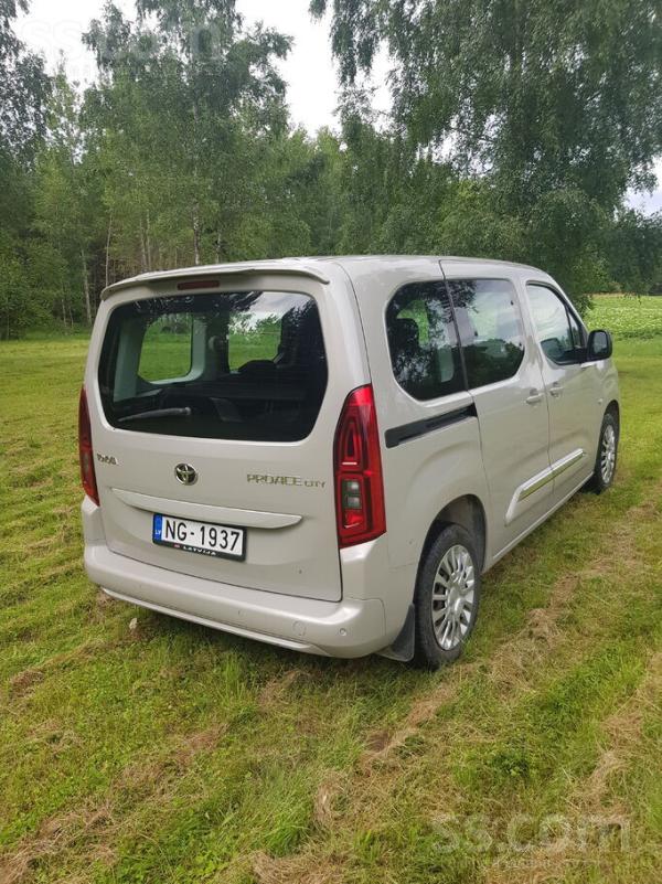 Pelēks Toyota Proace 2022 Rīga, ar dzinēja tilpumu 1.50 L un nobraukumu 160 tūkst. km par 12900 €, foto 5 vietnē AUTOMOTO.COM.LV
