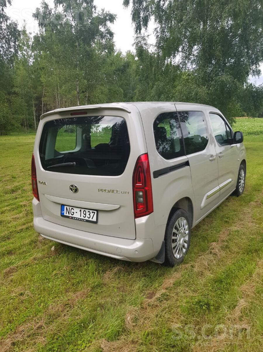 Pelēks Toyota Proace 2022 Rīga, ar dzinēja tilpumu 1.50 L un nobraukumu 160 tūkst. km par 12900 €, foto 5 vietnē AUTOMOTO.COM.LV