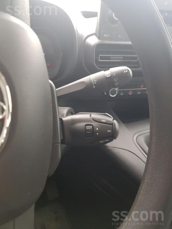 Pelēks Toyota Proace 2022 Rīga, ar dzinēja tilpumu 1.50 L un nobraukumu 160 tūkst. km par 12900 €, foto 9 vietnē AUTOMOTO.COM.LV
