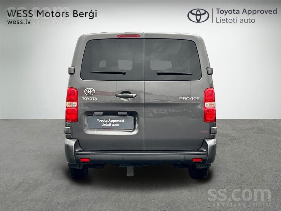 Grey Toyota Proace 2022 in Riga, with an engine capacity of 2.00 L and mileage of 103 thousand km for 29990 €, photo 5 on AUTOMOTO.COM.LV
