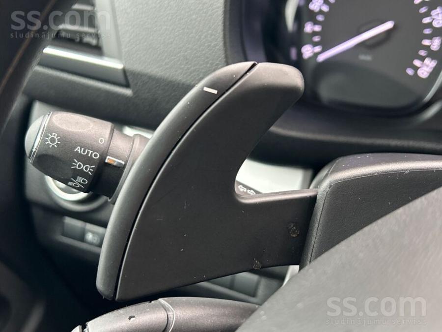 Grey Toyota Proace 2022 in Riga, with an engine capacity of 2.00 L and mileage of 103 thousand km for 29990 €, photo 19 on AUTOMOTO.COM.LV