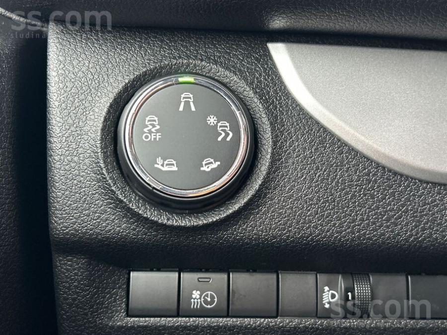 Grey Toyota Proace 2022 in Riga, with an engine capacity of 2.00 L and mileage of 103 thousand km for 29990 €, photo 25 on AUTOMOTO.COM.LV