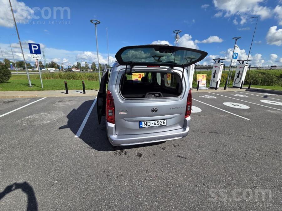 Pelēks Toyota Proace 2022 Rīga, ar dzinēja tilpumu 1.20 L un nobraukumu 139 tūkst. km par 18500 €, foto 4 vietnē AUTOMOTO.COM.LV