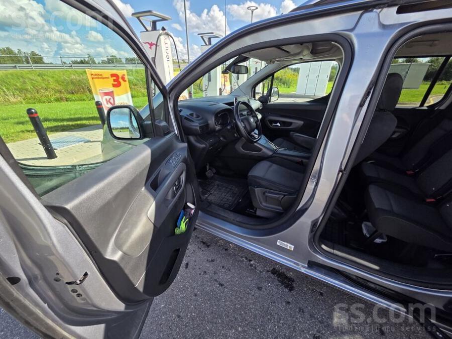 Pelēks Toyota Proace 2022 Rīga, ar dzinēja tilpumu 1.20 L un nobraukumu 139 tūkst. km par 18500 €, foto 5 vietnē AUTOMOTO.COM.LV