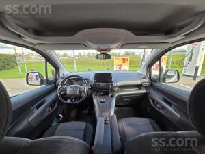 Pelēks Toyota Proace 2022 Rīga, ar dzinēja tilpumu 1.20 L un nobraukumu 139 tūkst. km par 18500 €, foto 9 vietnē AUTOMOTO.COM.LV