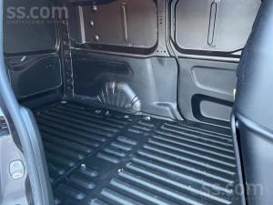 Grey Toyota Proace 2022 in Riga, with an engine capacity of 1.50 L and mileage of 108 thousand km for 14990 €, photo 8 on AUTOMOTO.COM.LV