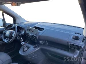 Grey Toyota Proace 2022 in Riga, with an engine capacity of 1.50 L and mileage of 108 thousand km for 14990 €, photo 9 on AUTOMOTO.COM.LV