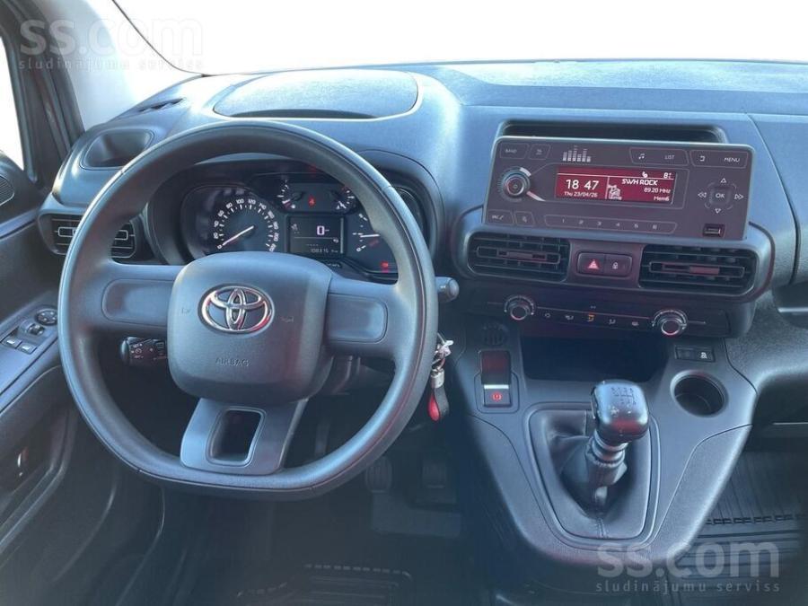 Grey Toyota Proace 2022 in Riga, with an engine capacity of 1.50 L and mileage of 108 thousand km for 14990 €, photo 10 on AUTOMOTO.COM.LV