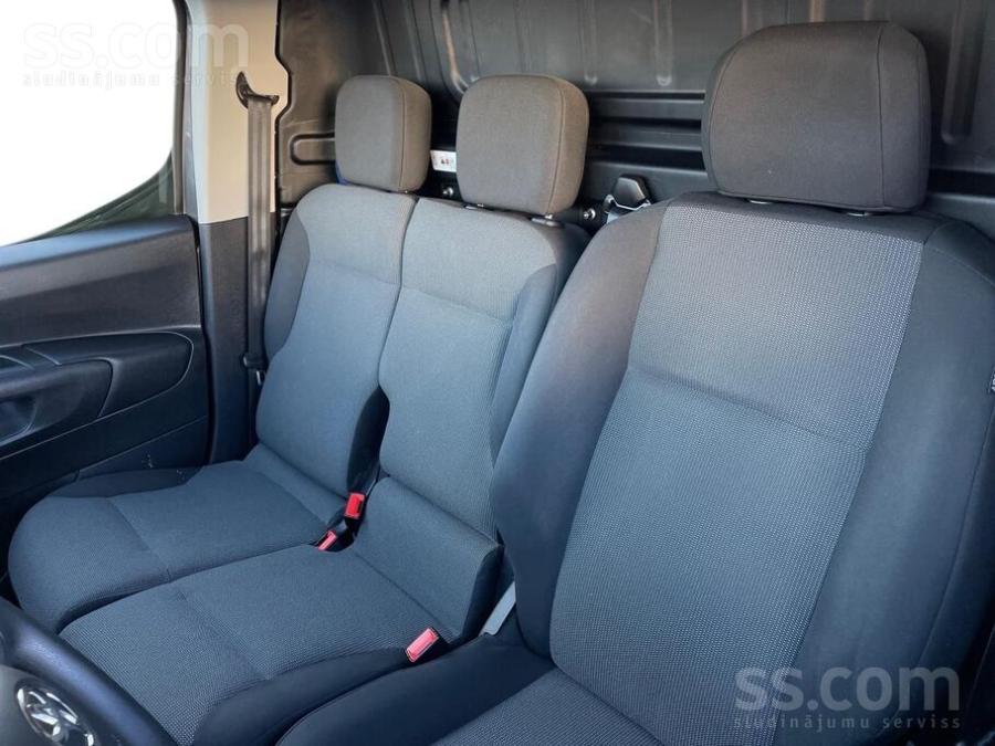 Grey Toyota Proace 2022 in Riga, with an engine capacity of 1.50 L and mileage of 108 thousand km for 14990 €, photo 20 on AUTOMOTO.COM.LV
