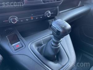 Grey Toyota Proace 2022 in Riga, with an engine capacity of 1.50 L and mileage of 108 thousand km for 14990 €, photo 21 on AUTOMOTO.COM.LV
