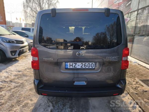 Grey Toyota Proace 2023 in Riga, with an engine capacity of 2.00 L and mileage of 57 thousand km for 37900 €, photo 4 on AUTOMOTO.COM.LV