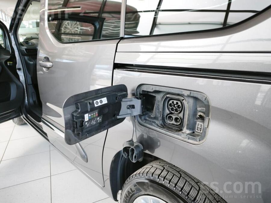 Pelēks Toyota Proace 2023 Rīga, ar dzinēja tilpumu 2.00 L un nobraukumu 48 tūkst. km par 23900 €, foto 8 vietnē AUTOMOTO.COM.LV
