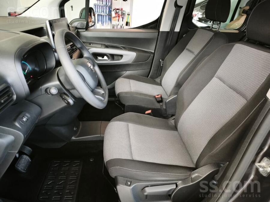 Pelēks Toyota Proace 2023 Rīga, ar dzinēja tilpumu 2.00 L un nobraukumu 48 tūkst. km par 23900 €, foto 13 vietnē AUTOMOTO.COM.LV