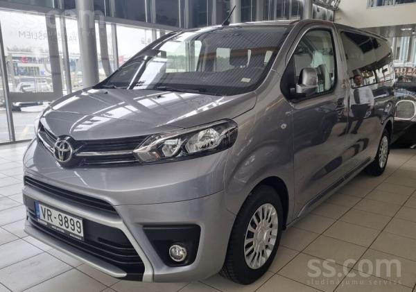 Grey Toyota Proace 2023 in Ogre, with an engine capacity of 2.00 L and mileage of 44 thousand km for 28500 €, photo 1 on AUTOMOTO.COM.LV