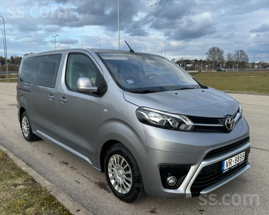 Grey Toyota Proace 2023 in Ogre, with an engine capacity of 2.00 L and mileage of 44 thousand km for 28500 €, photo 3 on AUTOMOTO.COM.LV