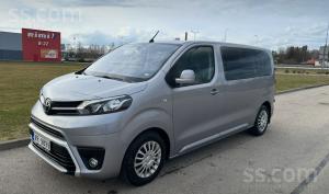 Grey Toyota Proace 2023 in Ogre, with an engine capacity of 2.00 L and mileage of 44 thousand km for 28500 €, photo 4 on AUTOMOTO.COM.LV