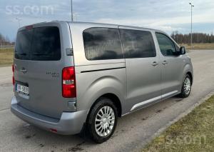 Grey Toyota Proace 2023 in Ogre, with an engine capacity of 2.00 L and mileage of 44 thousand km for 28500 €, photo 5 on AUTOMOTO.COM.LV
