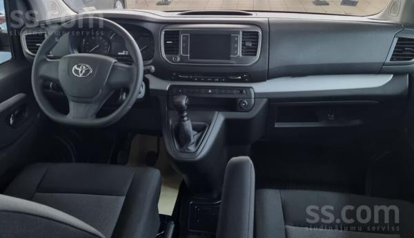Grey Toyota Proace 2023 in Ogre, with an engine capacity of 2.00 L and mileage of 44 thousand km for 28500 €, photo 7 on AUTOMOTO.COM.LV