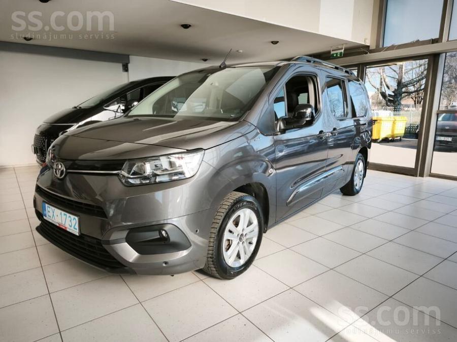 Grey Toyota Proace 2023 in Riga, with an engine capacity of 2.00 L and mileage of 30 thousand km for 28900 €, photo 1 on AUTOMOTO.COM.LV
