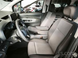 Grey Toyota Proace 2023 in Riga, with an engine capacity of 2.00 L and mileage of 30 thousand km for 28900 €, photo 7 on AUTOMOTO.COM.LV