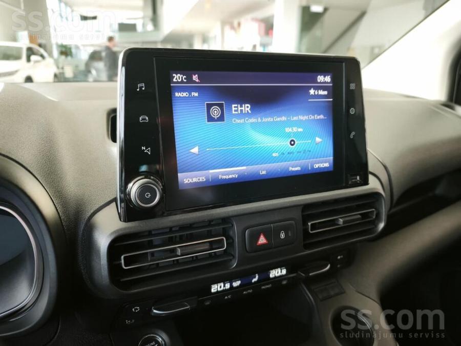 Grey Toyota Proace 2023 in Riga, with an engine capacity of 2.00 L and mileage of 30 thousand km for 28900 €, photo 18 on AUTOMOTO.COM.LV