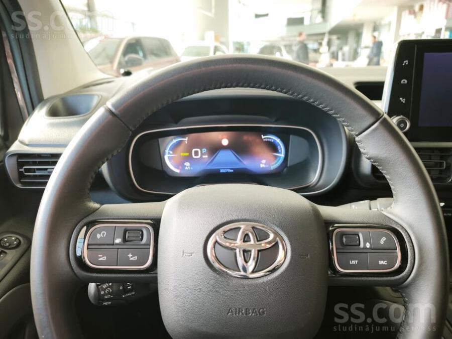 Grey Toyota Proace 2023 in Riga, with an engine capacity of 2.00 L and mileage of 30 thousand km for 28900 €, photo 19 on AUTOMOTO.COM.LV