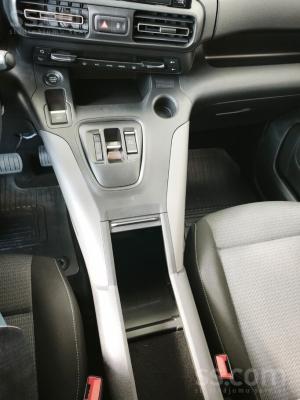 Grey Toyota Proace 2023 in Riga, with an engine capacity of 2.00 L and mileage of 30 thousand km for 28900 €, photo 22 on AUTOMOTO.COM.LV
