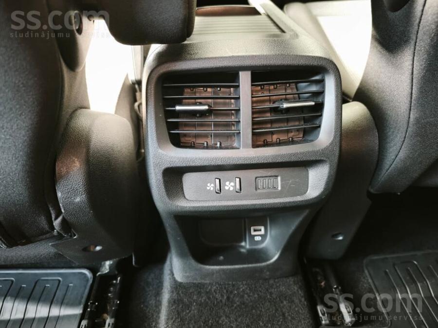 Grey Toyota Proace 2023 in Riga, with an engine capacity of 2.00 L and mileage of 30 thousand km for 28900 €, photo 24 on AUTOMOTO.COM.LV