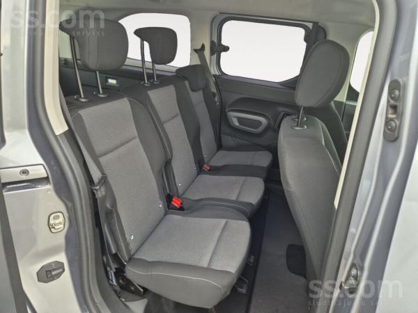 Grey Toyota Proace 2023 in Riga, with an engine capacity of 1.50 L and mileage of 76 thousand km for 20400 €, photo 7 on AUTOMOTO.COM.LV