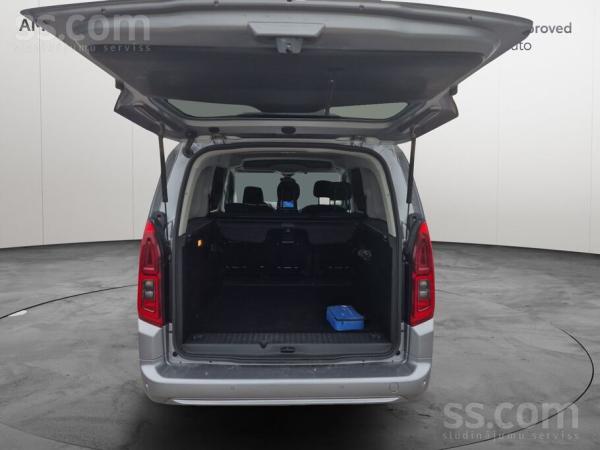 Grey Toyota Proace 2023 in Riga, with an engine capacity of 1.50 L and mileage of 76 thousand km for 20400 €, photo 10 on AUTOMOTO.COM.LV
