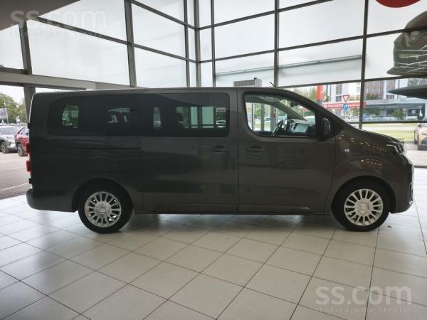 Grey Toyota Proace 2023 in Riga, with an engine capacity of 2.00 L and mileage of 100 thousand km for 32900 €, photo 5 on AUTOMOTO.COM.LV