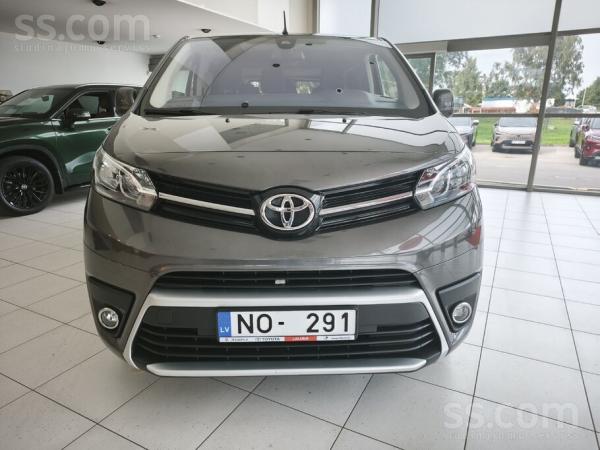 Grey Toyota Proace 2023 in Riga, with an engine capacity of 2.00 L and mileage of 100 thousand km for 32900 €, photo 7 on AUTOMOTO.COM.LV