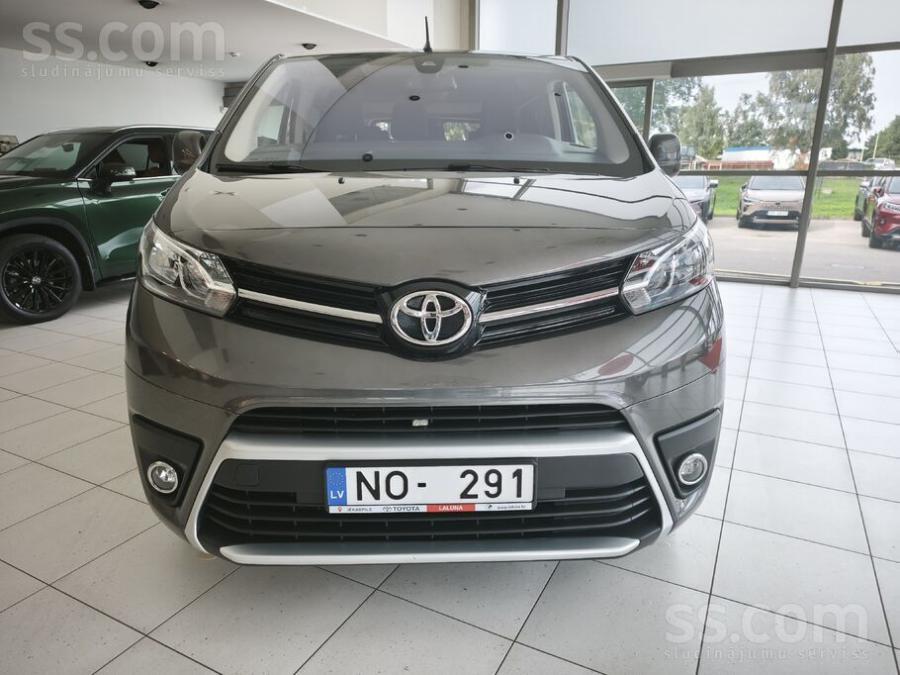 Grey Toyota Proace 2023 in Riga, with an engine capacity of 2.00 L and mileage of 100 thousand km for 32900 €, photo 8 on AUTOMOTO.COM.LV