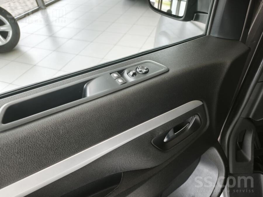 Grey Toyota Proace 2023 in Riga, with an engine capacity of 2.00 L and mileage of 100 thousand km for 32900 €, photo 16 on AUTOMOTO.COM.LV