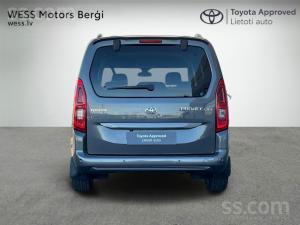 Grey Toyota Proace 2023 in Riga, with an engine capacity of 1.50 L and mileage of 127 thousand km for 16990 €, photo 5 on AUTOMOTO.COM.LV
