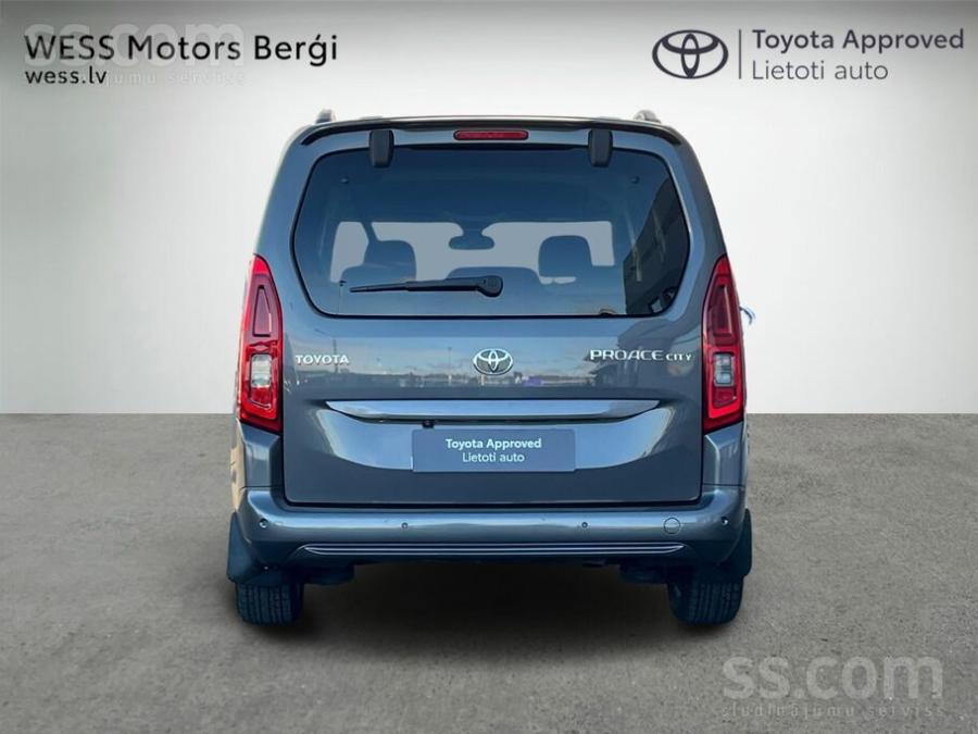 Grey Toyota Proace 2023 in Riga, with an engine capacity of 1.50 L and mileage of 127 thousand km for 16990 €, photo 5 on AUTOMOTO.COM.LV