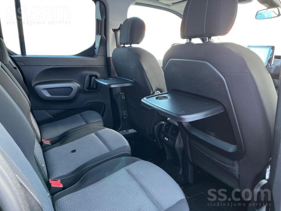 Grey Toyota Proace 2023 in Riga, with an engine capacity of 1.50 L and mileage of 127 thousand km for 16990 €, photo 8 on AUTOMOTO.COM.LV