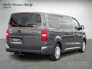 Pelēks Toyota Proace 2024 Rīga, ar dzinēja tilpumu 2.00 L un nobraukumu 37 tūkst. km par 36990 €, foto 2 vietnē AUTOMOTO.COM.LV