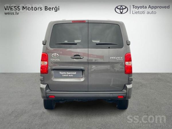 Grey Toyota Proace 2024 in Riga, with an engine capacity of 2.00 L and mileage of 38 thousand km for 33990 €, photo 4 on AUTOMOTO.COM.LV