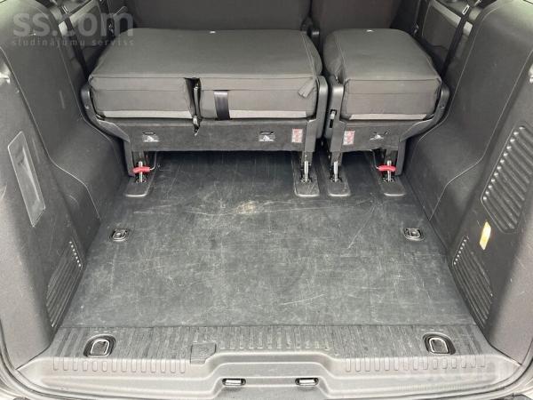 Grey Toyota Proace 2024 in Riga, with an engine capacity of 2.00 L and mileage of 38 thousand km for 33990 €, photo 10 on AUTOMOTO.COM.LV