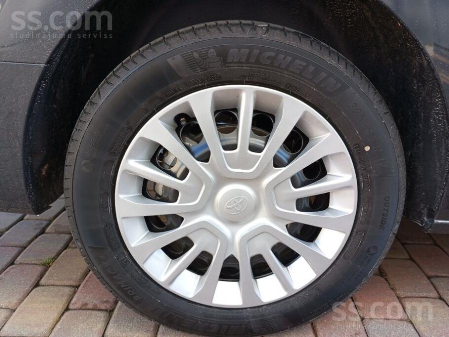 Grey Toyota Proace 2025 in Riga, with an engine capacity of 2.00 L and mileage of 0 thousand km for 45900 €, photo 8 on AUTOMOTO.COM.LV