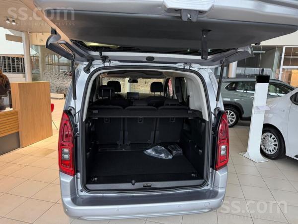 Pelēks Toyota Proace 2026 Rīga, ar dzinēja tilpumu 1.50 L un nobraukumu 0 tūkst. km par 32990 €, foto 7 vietnē AUTOMOTO.COM.LV