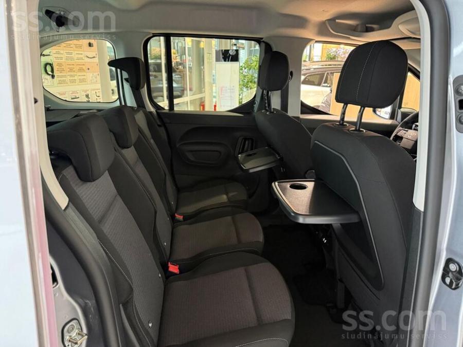 Pelēks Toyota Proace 2026 Rīga, ar dzinēja tilpumu 1.50 L un nobraukumu 0 tūkst. km par 32990 €, foto 12 vietnē AUTOMOTO.COM.LV