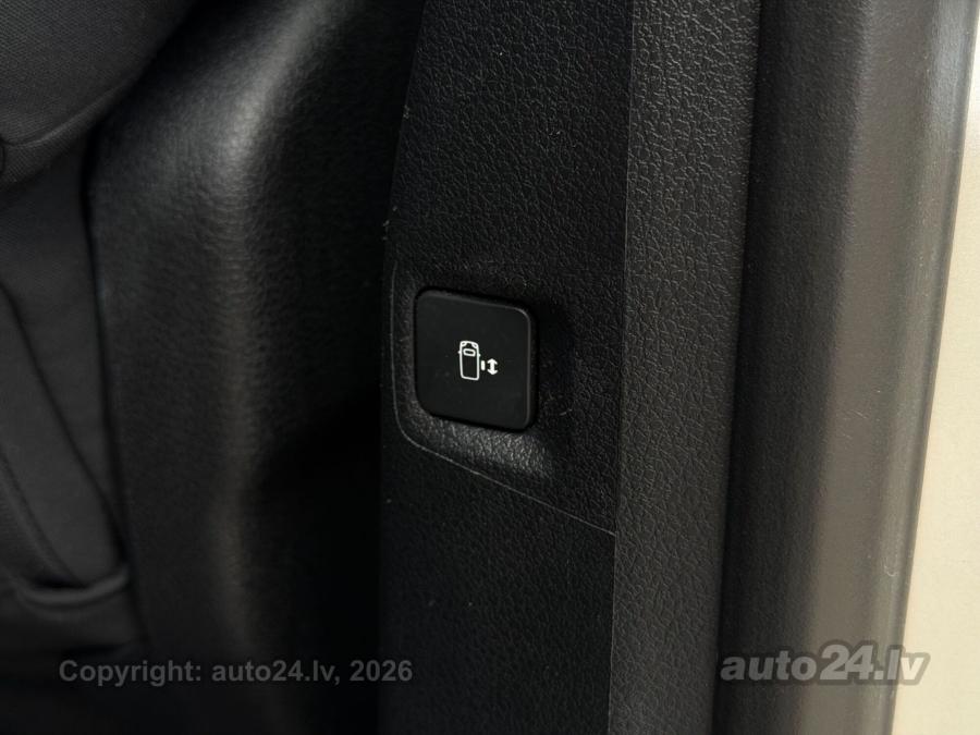 Pelēks Toyota Proace 2017 Pērnava, ar dzinēja tilpumu 2.00 L un nobraukumu 170 tūkst. km par 19500 €, foto 21 vietnē AUTOMOTO.COM.LV