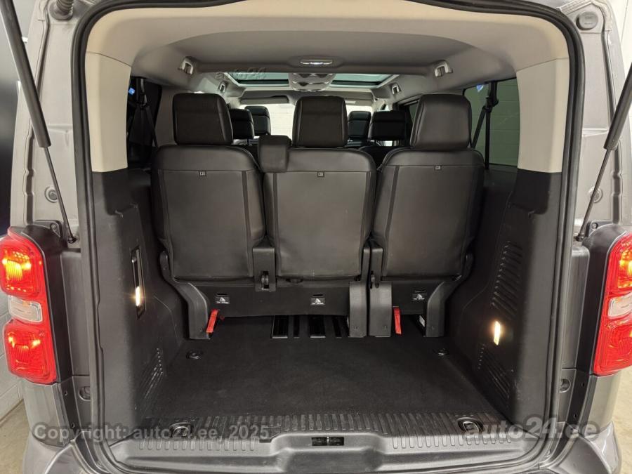 Grey Toyota Proace 2018 in Tallinn, with an engine capacity of 2.00 L and mileage of 178 thousand km for 23995 €, photo 9 on AUTOMOTO.COM.LV