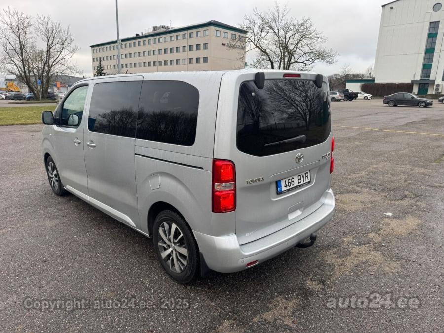 Grey Toyota Proace 2018 in Tallinn, with an engine capacity of 2.00 L and mileage of 249 thousand km for 18900 €, photo 5 on AUTOMOTO.COM.LV