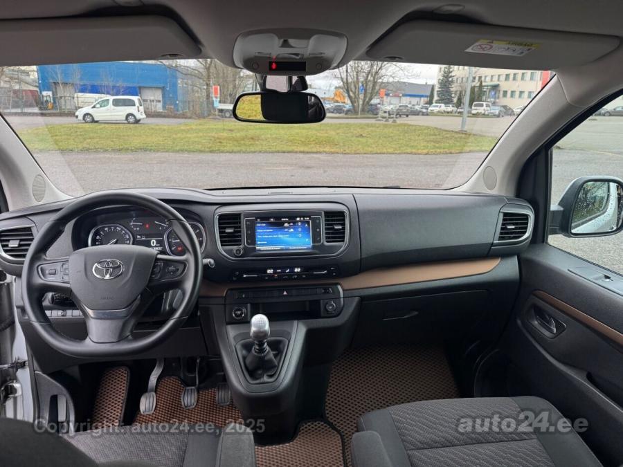 Grey Toyota Proace 2018 in Tallinn, with an engine capacity of 2.00 L and mileage of 249 thousand km for 18900 €, photo 11 on AUTOMOTO.COM.LV