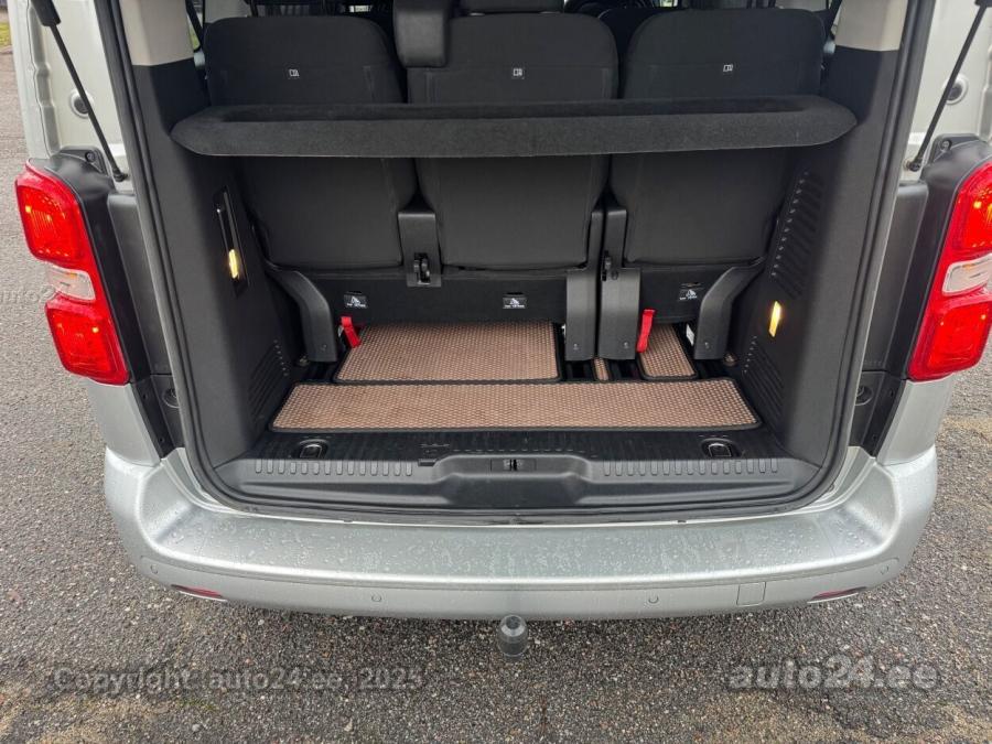 Grey Toyota Proace 2018 in Tallinn, with an engine capacity of 2.00 L and mileage of 249 thousand km for 18900 €, photo 16 on AUTOMOTO.COM.LV