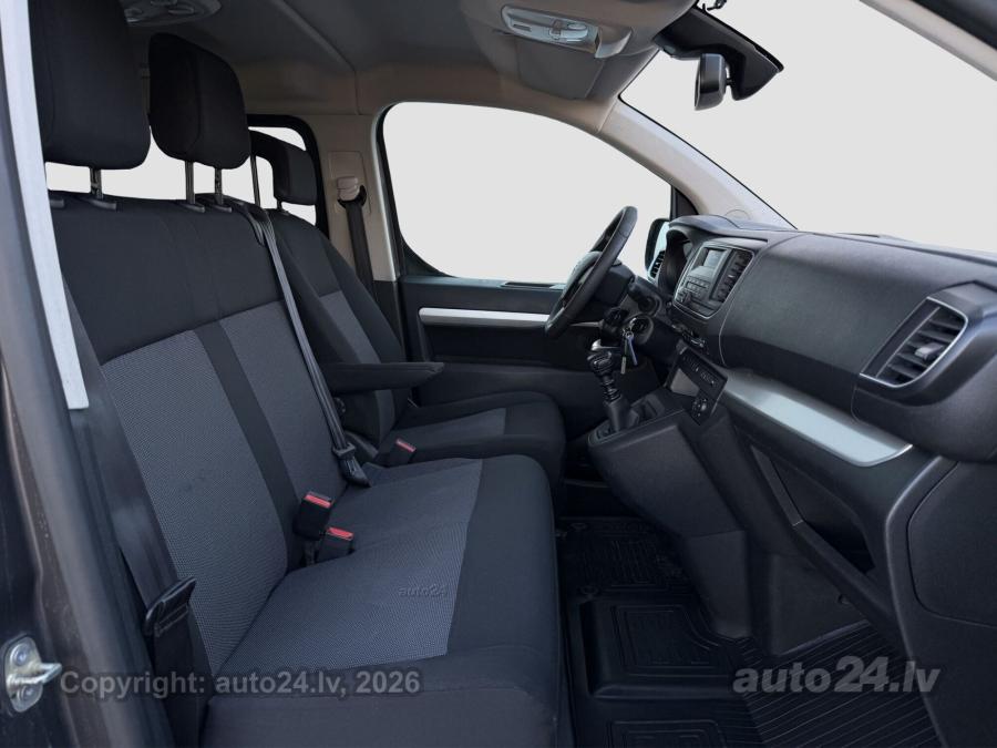 Pelēks Toyota Proace 2018 Pērnava, ar dzinēja tilpumu 2.00 L un nobraukumu 141 tūkst. km par 18900 €, foto 6 vietnē AUTOMOTO.COM.LV